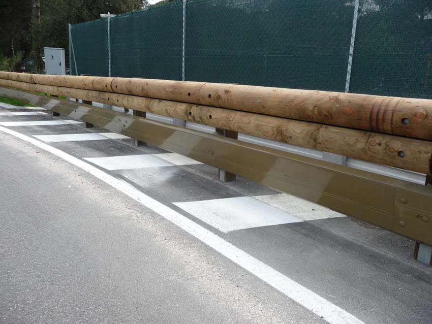 Barriera legno acciaio TM40 classe H2 con protezione motociclisti